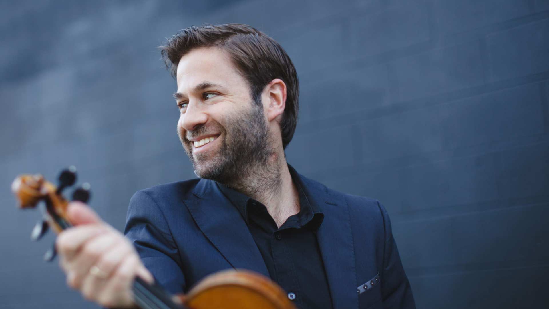 Star-Geiger gibt Augmented-Reality-Konzert